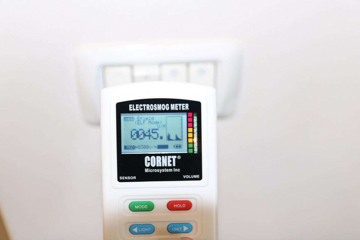 CORNET ED88TPLUS5G2 EMF RF/ELF-M/ELF-M Meter